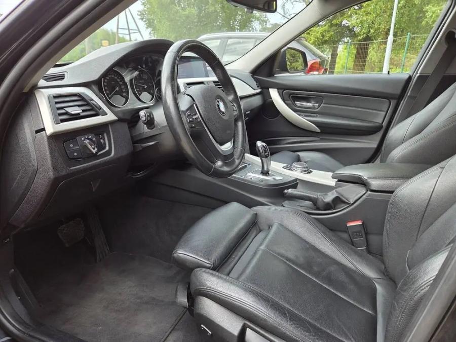 Melns BMW 320 2016 Kuldīga, ar dzinēja tilpumu 2.00 L un nobraukumu 267 tūkst. km par 10950 €, foto 12 vietnē AUTOMOTO.COM.LV