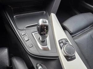 Melns BMW 320 2016 Kuldīga, ar dzinēja tilpumu 2.00 L un nobraukumu 267 tūkst. km par 10950 €, foto 16 vietnē AUTOMOTO.COM.LV
