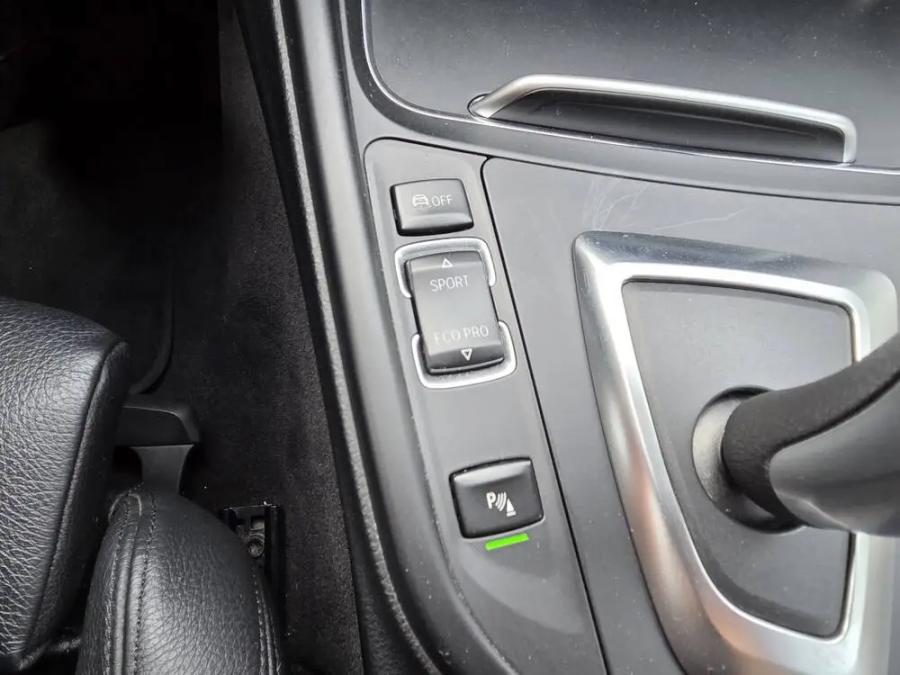Melns BMW 320 2016 Kuldīga, ar dzinēja tilpumu 2.00 L un nobraukumu 267 tūkst. km par 10950 €, foto 17 vietnē AUTOMOTO.COM.LV