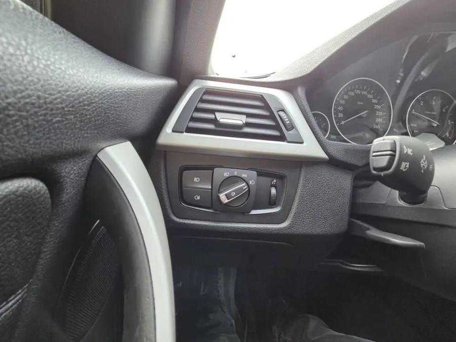 Melns BMW 320 2016 Kuldīga, ar dzinēja tilpumu 2.00 L un nobraukumu 267 tūkst. km par 10950 €, foto 21 vietnē AUTOMOTO.COM.LV