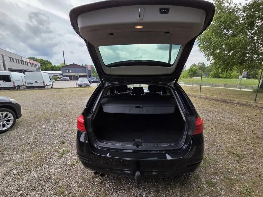Melns BMW 320 2016 Kuldīga, ar dzinēja tilpumu 2.00 L un nobraukumu 267 tūkst. km par 10950 €, foto 23 vietnē AUTOMOTO.COM.LV