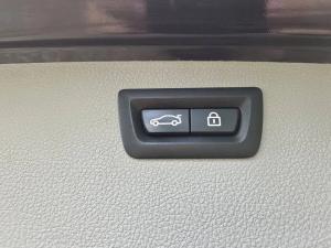 Melns BMW 320 2016 Kuldīga, ar dzinēja tilpumu 2.00 L un nobraukumu 267 tūkst. km par 10950 €, foto 24 vietnē AUTOMOTO.COM.LV