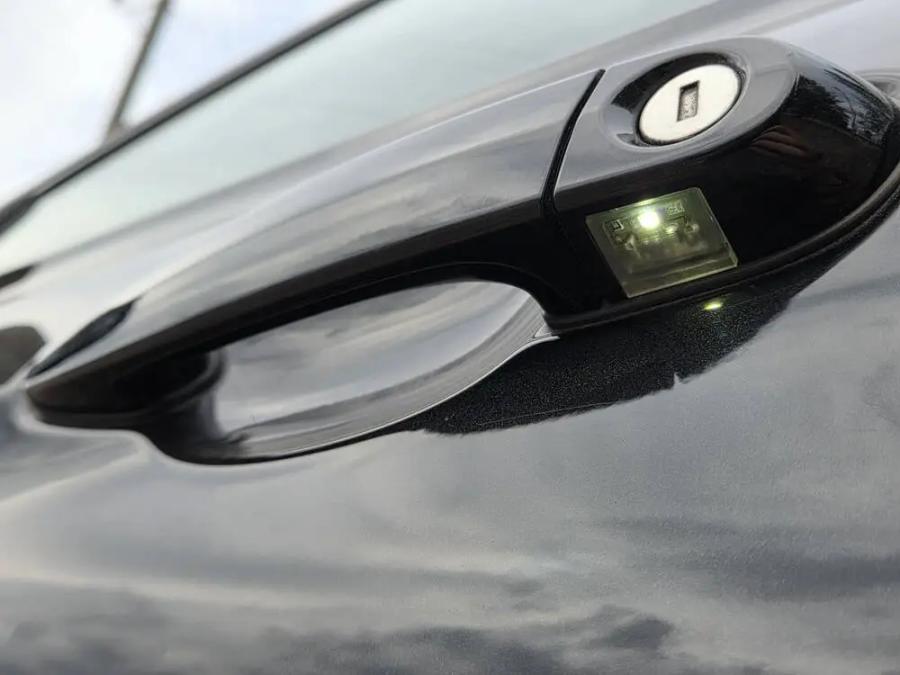 Melns BMW 320 2016 Kuldīga, ar dzinēja tilpumu 2.00 L un nobraukumu 267 tūkst. km par 10950 €, foto 28 vietnē AUTOMOTO.COM.LV