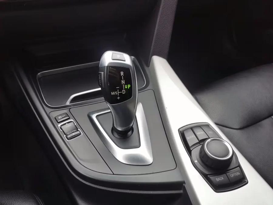 Melns BMW 320 2016 Kuldīga, ar dzinēja tilpumu 2.00 L un nobraukumu 242 tūkst. km par 10800 €, foto 10 vietnē AUTOMOTO.COM.LV