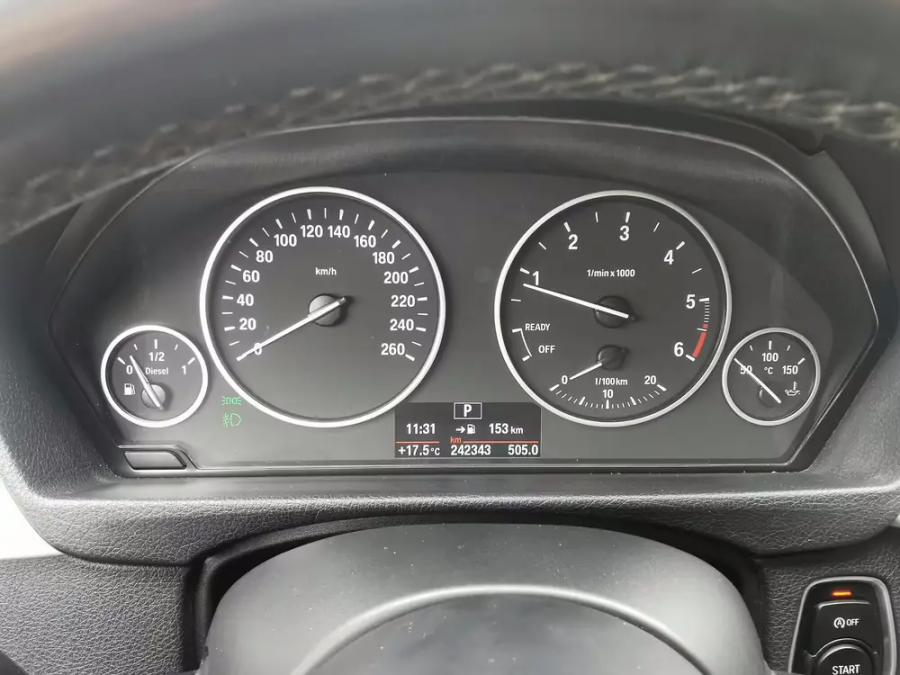 Melns BMW 320 2016 Kuldīga, ar dzinēja tilpumu 2.00 L un nobraukumu 242 tūkst. km par 10800 €, foto 12 vietnē AUTOMOTO.COM.LV