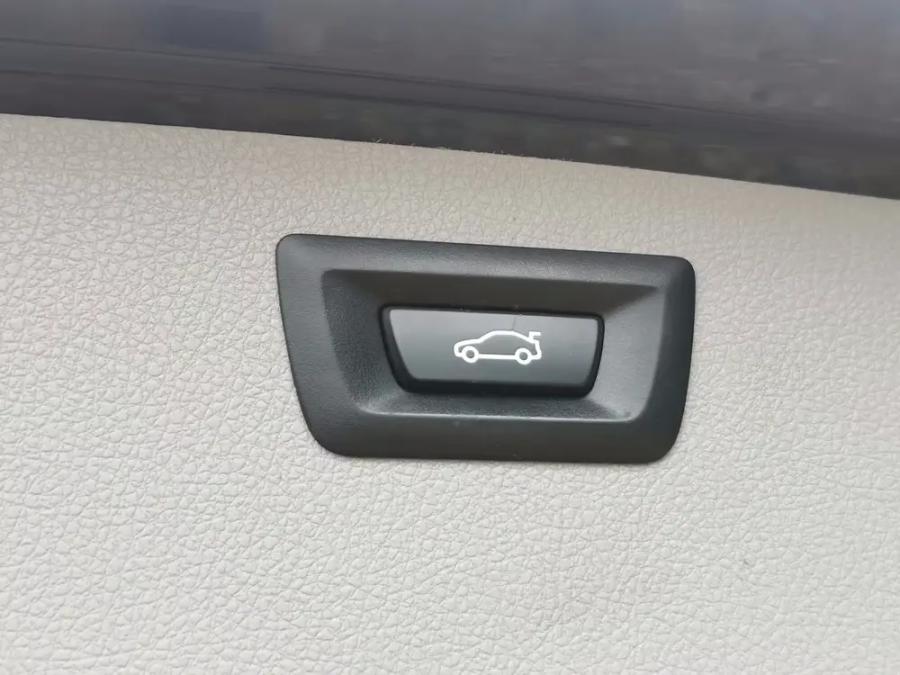 Melns BMW 320 2016 Kuldīga, ar dzinēja tilpumu 2.00 L un nobraukumu 242 tūkst. km par 10800 €, foto 14 vietnē AUTOMOTO.COM.LV