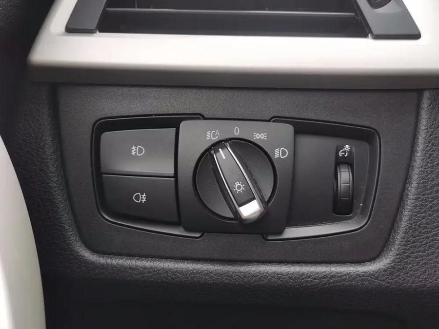 Melns BMW 320 2016 Kuldīga, ar dzinēja tilpumu 2.00 L un nobraukumu 242 tūkst. km par 10800 €, foto 15 vietnē AUTOMOTO.COM.LV