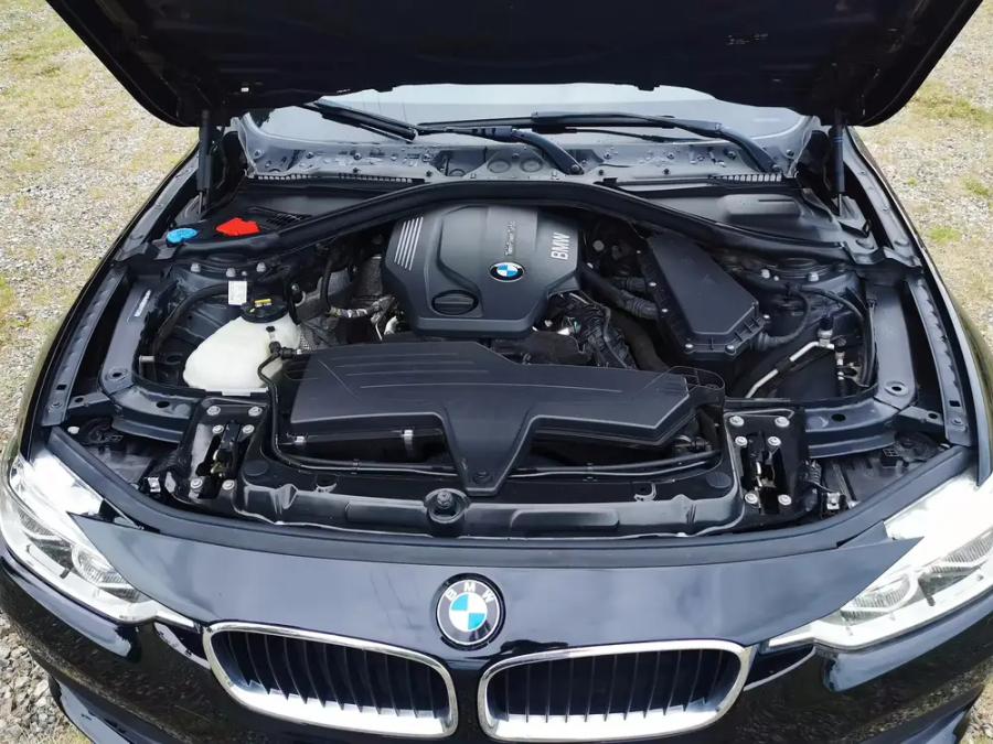 Melns BMW 320 2016 Kuldīga, ar dzinēja tilpumu 2.00 L un nobraukumu 242 tūkst. km par 10800 €, foto 17 vietnē AUTOMOTO.COM.LV
