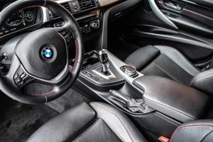 Melns BMW 320 2016 Tukums, ar dzinēja tilpumu 2.00 L un nobraukumu 277 tūkst. km par 10990 €, foto 16 vietnē AUTOMOTO.COM.LV