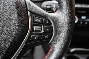 Melns BMW 320 2016 Tukums, ar dzinēja tilpumu 2.00 L un nobraukumu 277 tūkst. km par 10990 €, foto 22 vietnē AUTOMOTO.COM.LV
