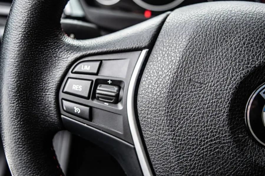 Melns BMW 320 2016 Tukums, ar dzinēja tilpumu 2.00 L un nobraukumu 277 tūkst. km par 10990 €, foto 23 vietnē AUTOMOTO.COM.LV