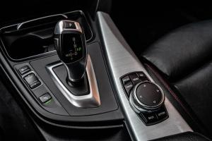 Melns BMW 320 2016 Tukums, ar dzinēja tilpumu 2.00 L un nobraukumu 277 tūkst. km par 10990 €, foto 24 vietnē AUTOMOTO.COM.LV
