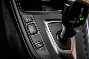 Melns BMW 320 2016 Tukums, ar dzinēja tilpumu 2.00 L un nobraukumu 277 tūkst. km par 10990 €, foto 31 vietnē AUTOMOTO.COM.LV
