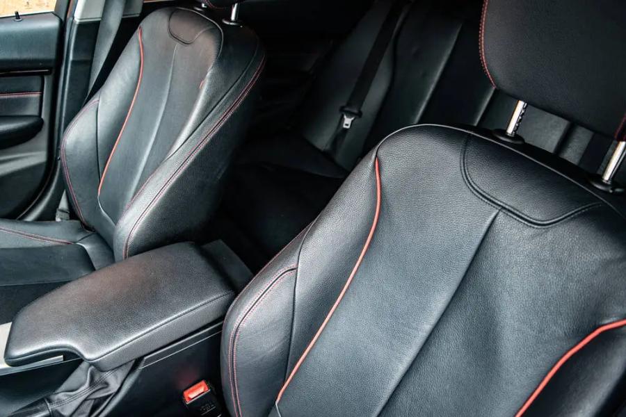 Melns BMW 320 2016 Tukums, ar dzinēja tilpumu 2.00 L un nobraukumu 277 tūkst. km par 10990 €, foto 33 vietnē AUTOMOTO.COM.LV