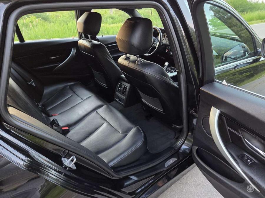 Black BMW 320 2016 in Kaunas, with an engine capacity of 2.00 L and mileage of 246 thousand km for 10500 €, photo 12 on AUTOMOTO.COM.LV