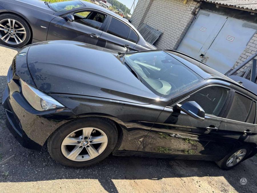 Black BMW 320 2016 in Vilnius, with an engine capacity of 2.00 L and mileage of 335 thousand km for 4500 €, photo 5 on AUTOMOTO.COM.LV