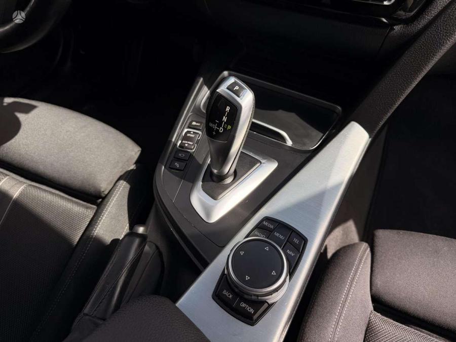 Melns BMW 320 2016 Viļņa, ar dzinēja tilpumu 2.00 L un nobraukumu 287 tūkst. km par 11690 €, foto 26 vietnē AUTOMOTO.COM.LV