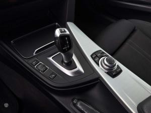 Black BMW 320 2016 in Kaunas, with an engine capacity of 2.00 L and mileage of 220 thousand km for 11999 €, photo 16 on AUTOMOTO.COM.LV
