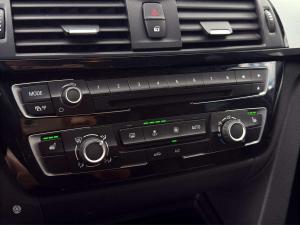 Black BMW 320 2016 in Kaunas, with an engine capacity of 2.00 L and mileage of 220 thousand km for 11999 €, photo 17 on AUTOMOTO.COM.LV