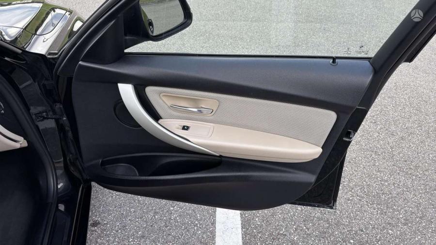 Melns BMW 320 2016 Prienai, ar dzinēja tilpumu 2.00 L un nobraukumu 287 tūkst. km par 9800 €, foto 12 vietnē AUTOMOTO.COM.LV