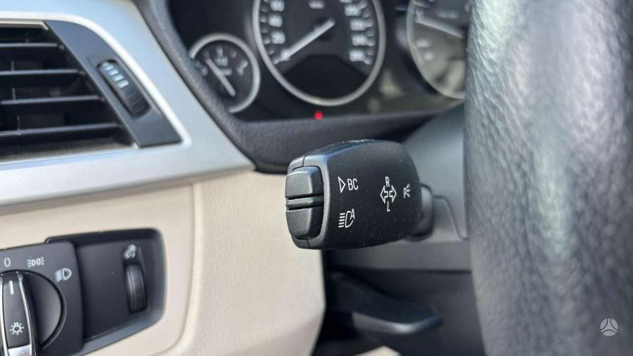 Melns BMW 320 2016 Prienai, ar dzinēja tilpumu 2.00 L un nobraukumu 287 tūkst. km par 9800 €, foto 20 vietnē AUTOMOTO.COM.LV