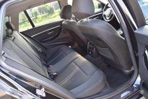 Black BMW 320 2016 in Vilnius, with an engine capacity of 2.00 L and mileage of 269 thousand km for 9300 €, photo 13 on AUTOMOTO.COM.LV