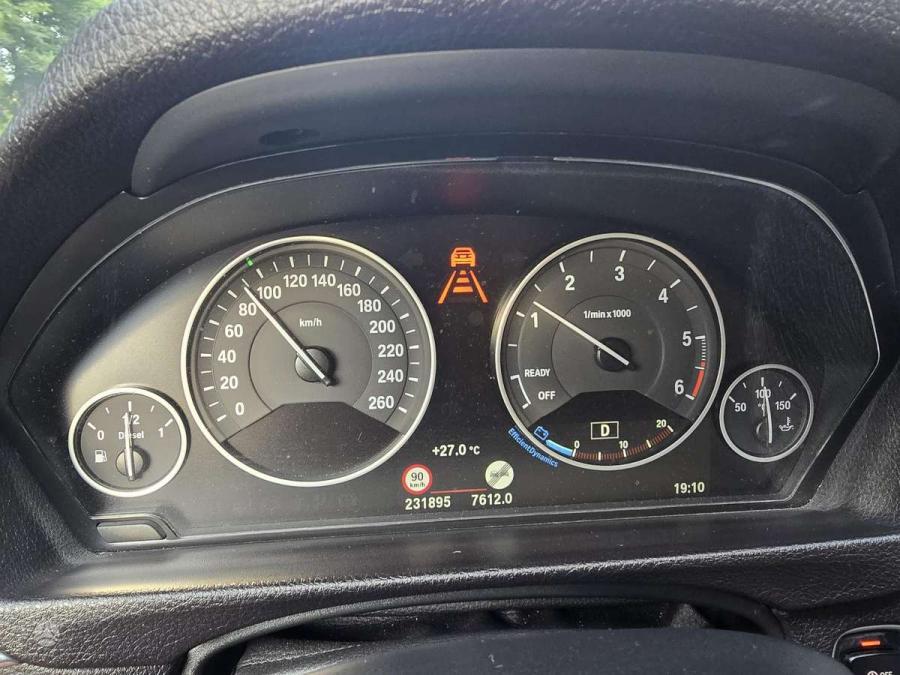 Black BMW 320 2016 in Vilnius, with an engine capacity of 2.00 L and mileage of 233 thousand km for 9200 €, photo 13 on AUTOMOTO.COM.LV