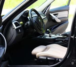 Melns BMW 320 2016 Kretinga, ar dzinēja tilpumu 2.00 L un nobraukumu 192 tūkst. km par 9499 €, foto 21 vietnē AUTOMOTO.COM.LV