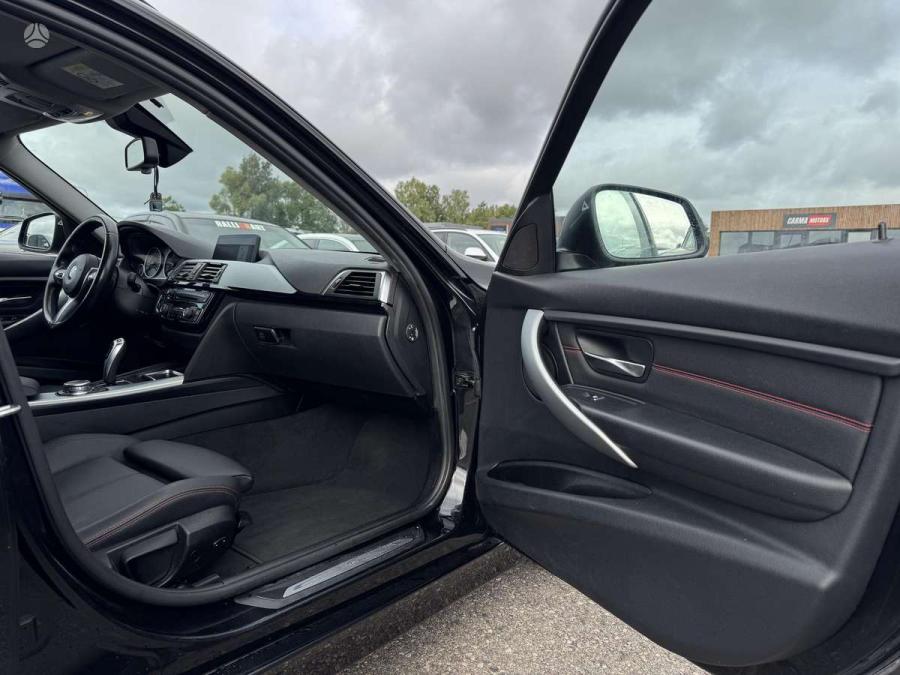 Black BMW 320 2016 in Vilnius, with an engine capacity of 2.00 L and mileage of 287 thousand km for 11390 €, photo 20 on AUTOMOTO.COM.LV