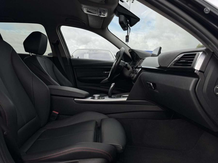 Black BMW 320 2016 in Vilnius, with an engine capacity of 2.00 L and mileage of 287 thousand km for 11390 €, photo 21 on AUTOMOTO.COM.LV