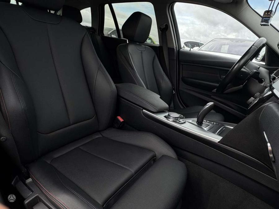 Black BMW 320 2016 in Vilnius, with an engine capacity of 2.00 L and mileage of 287 thousand km for 11390 €, photo 22 on AUTOMOTO.COM.LV