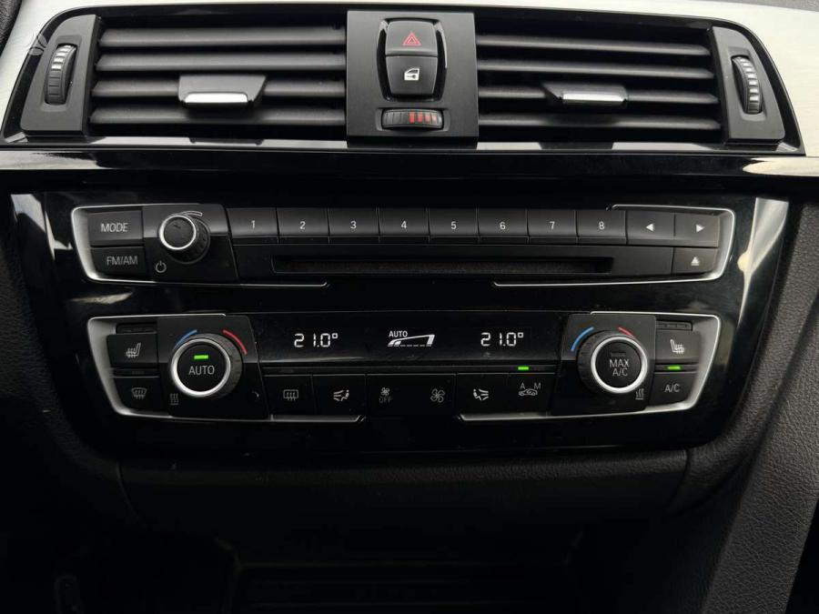 Black BMW 320 2016 in Vilnius, with an engine capacity of 2.00 L and mileage of 287 thousand km for 11390 €, photo 26 on AUTOMOTO.COM.LV