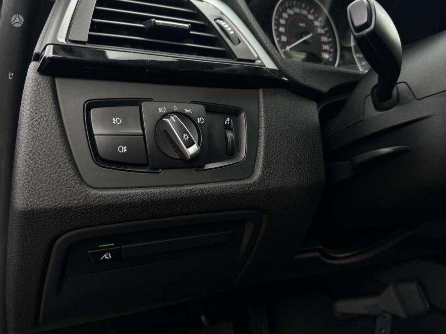 Black BMW 320 2016 in Vilnius, with an engine capacity of 2.00 L and mileage of 287 thousand km for 11390 €, photo 32 on AUTOMOTO.COM.LV