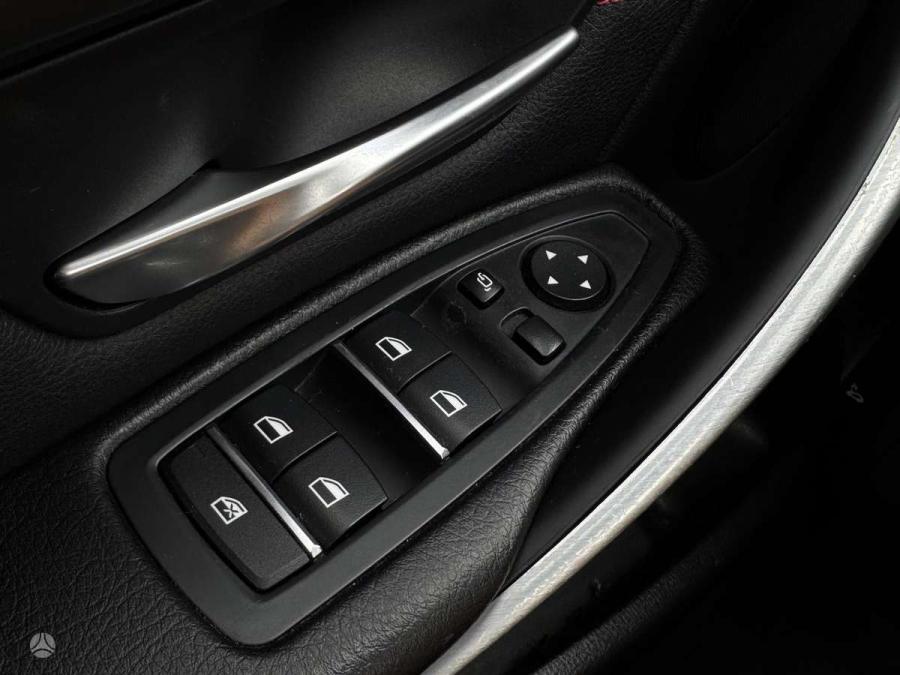 Black BMW 320 2016 in Vilnius, with an engine capacity of 2.00 L and mileage of 287 thousand km for 11390 €, photo 34 on AUTOMOTO.COM.LV