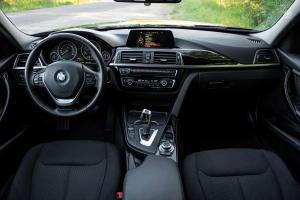 Black BMW 320 2016 in Elektrenai, with an engine capacity of 2.00 L and mileage of 222 thousand km for 9500 €, photo 13 on AUTOMOTO.COM.LV