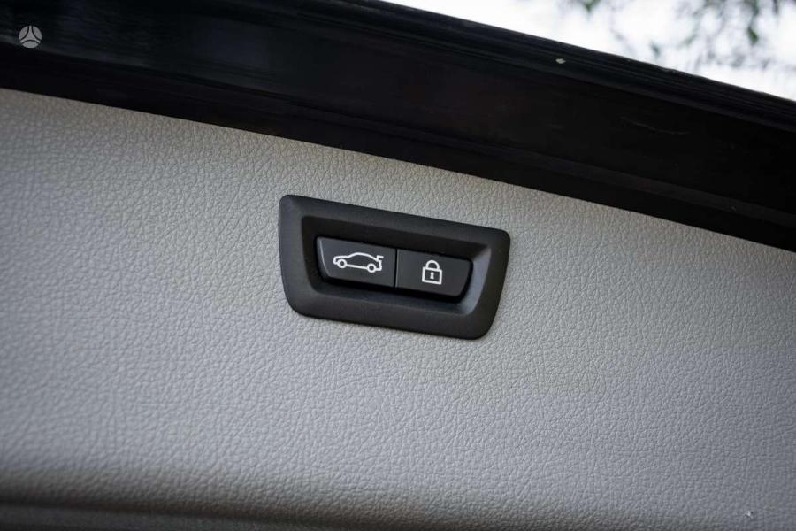 Black BMW 320 2016 in Elektrenai, with an engine capacity of 2.00 L and mileage of 222 thousand km for 9500 €, photo 22 on AUTOMOTO.COM.LV