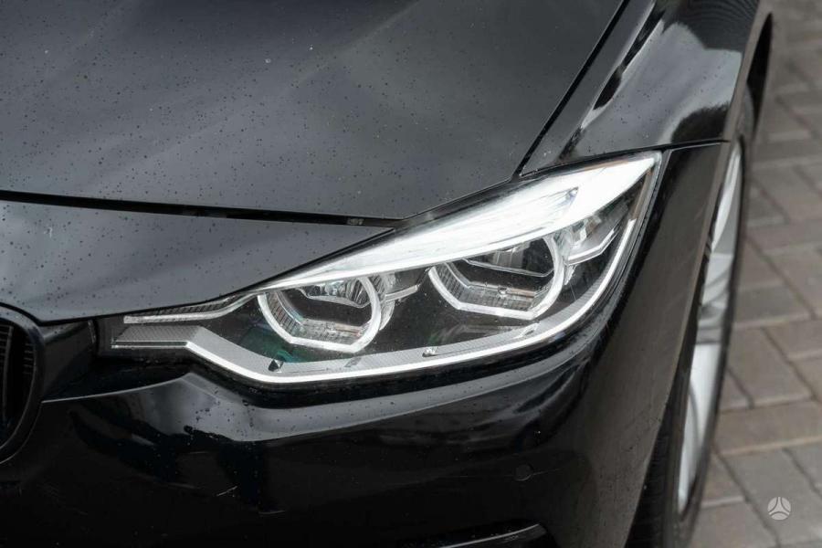 Melns BMW 320 2016 Viļņa, ar dzinēja tilpumu 2.00 L un nobraukumu 289 tūkst. km par 9100 €, foto 14 vietnē AUTOMOTO.COM.LV