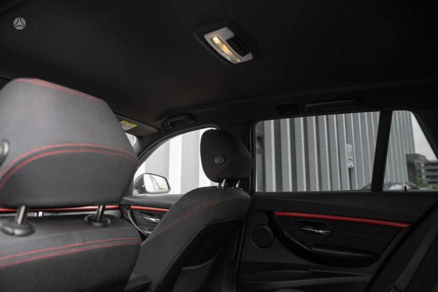 Melns BMW 320 2016 Viļņa, ar dzinēja tilpumu 2.00 L un nobraukumu 289 tūkst. km par 9100 €, foto 19 vietnē AUTOMOTO.COM.LV