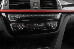 Melns BMW 320 2016 Viļņa, ar dzinēja tilpumu 2.00 L un nobraukumu 289 tūkst. km par 9100 €, foto 25 vietnē AUTOMOTO.COM.LV