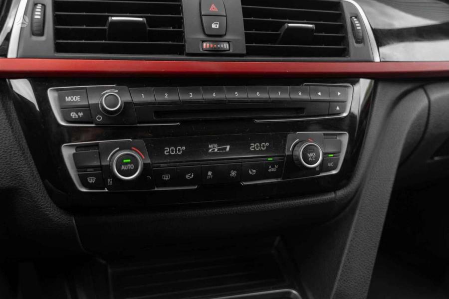 Melns BMW 320 2016 Viļņa, ar dzinēja tilpumu 2.00 L un nobraukumu 289 tūkst. km par 9100 €, foto 25 vietnē AUTOMOTO.COM.LV