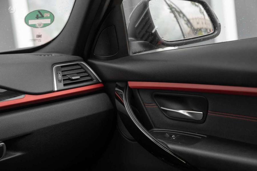 Melns BMW 320 2016 Viļņa, ar dzinēja tilpumu 2.00 L un nobraukumu 289 tūkst. km par 9100 €, foto 27 vietnē AUTOMOTO.COM.LV