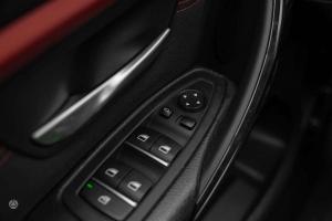 Melns BMW 320 2016 Viļņa, ar dzinēja tilpumu 2.00 L un nobraukumu 289 tūkst. km par 9100 €, foto 28 vietnē AUTOMOTO.COM.LV
