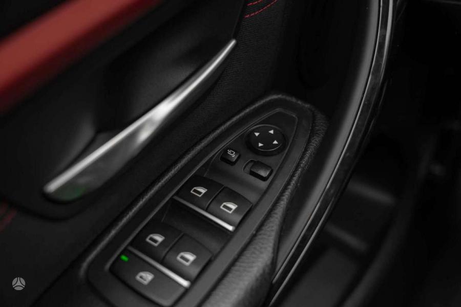 Melns BMW 320 2016 Viļņa, ar dzinēja tilpumu 2.00 L un nobraukumu 289 tūkst. km par 9100 €, foto 28 vietnē AUTOMOTO.COM.LV