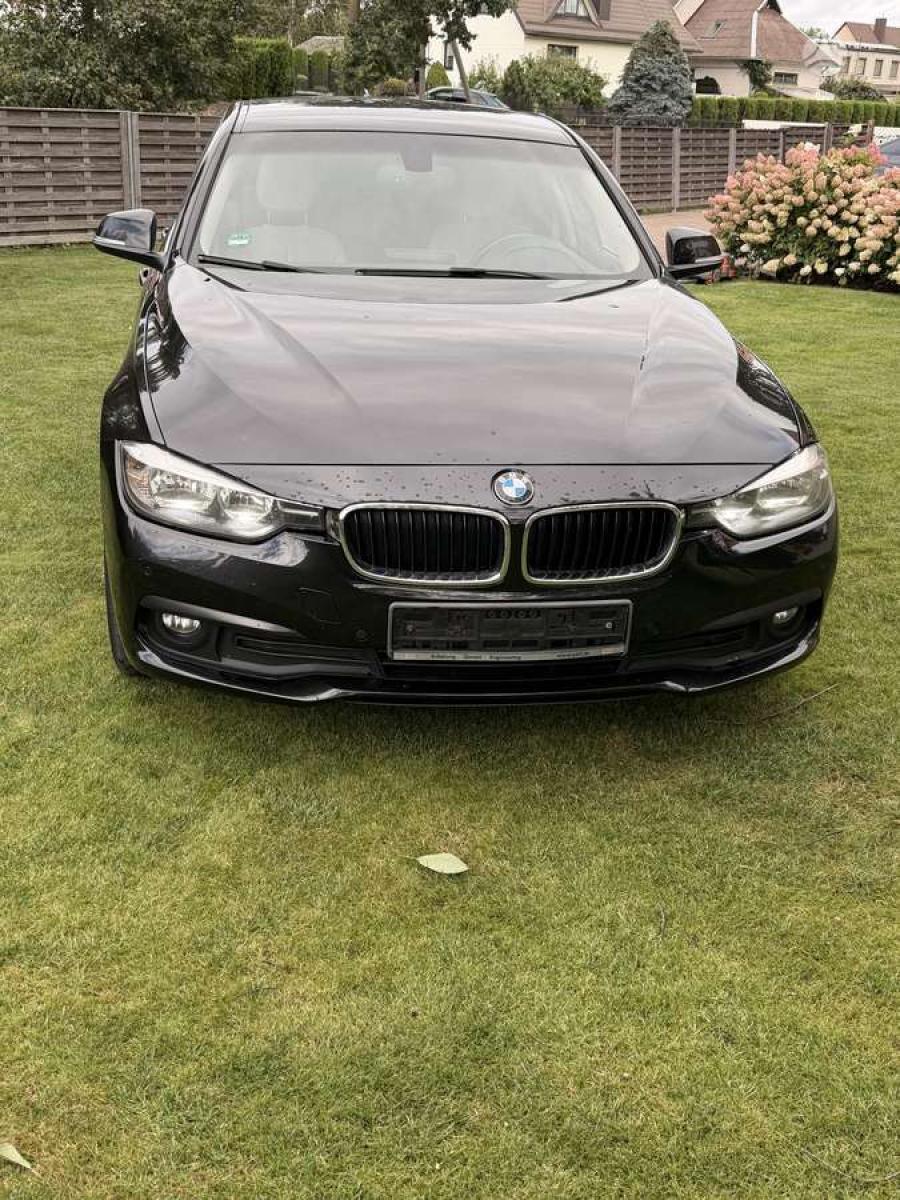 Black BMW 320 2016 in Vilkaviskis, with an engine capacity of 2.00 L and mileage of 279 thousand km for 9200 €, photo 9 on AUTOMOTO.COM.LV