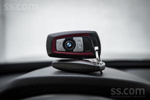 Black BMW 320 2017 in Riga, with an engine capacity of 2.00 L and mileage of 282 thousand km for 11990 €, photo 31 on AUTOMOTO.COM.LV