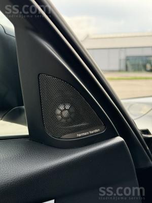 Black BMW 320 2017 in Riga, with an engine capacity of 2.00 L and mileage of 300 thousand km for 11300 €, photo 10 on AUTOMOTO.COM.LV