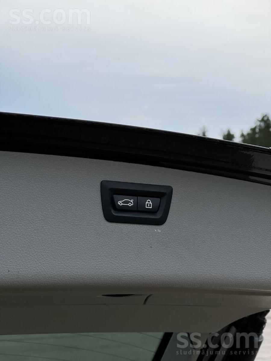 Black BMW 320 2017 in Riga, with an engine capacity of 2.00 L and mileage of 300 thousand km for 11300 €, photo 13 on AUTOMOTO.COM.LV