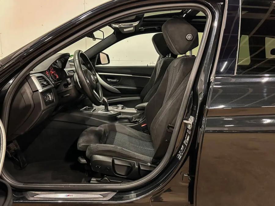 Black BMW 320 2017 in Jurmala, with an engine capacity of 2.00 L and mileage of 276 thousand km for 13950 €, photo 20 on AUTOMOTO.COM.LV