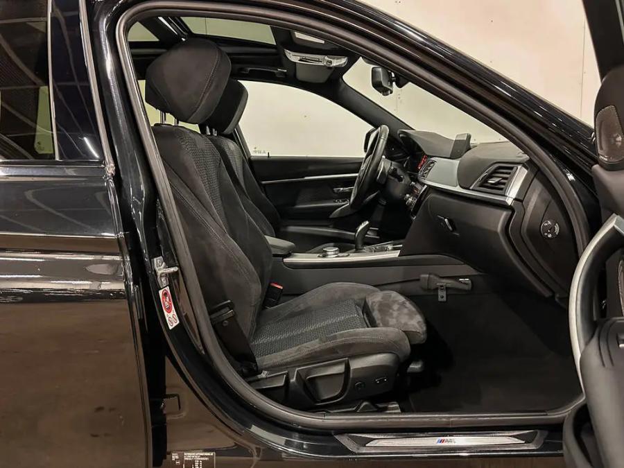 Black BMW 320 2017 in Jurmala, with an engine capacity of 2.00 L and mileage of 276 thousand km for 13950 €, photo 26 on AUTOMOTO.COM.LV