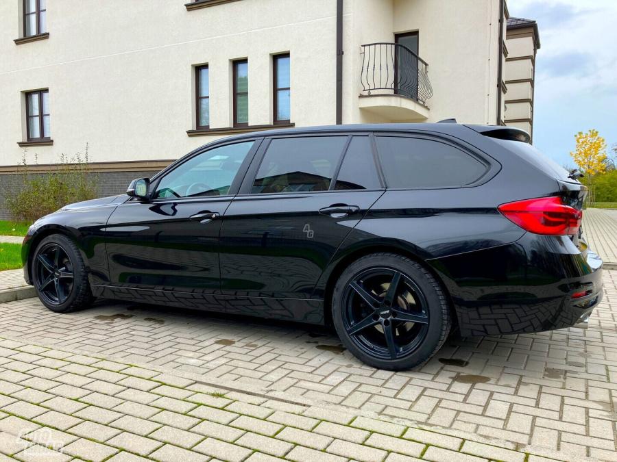 Black BMW 320 2017 in Kretinga, with an engine capacity of 2.00 L and mileage of 291 thousand km for 10999 €, photo 9 on AUTOMOTO.COM.LV